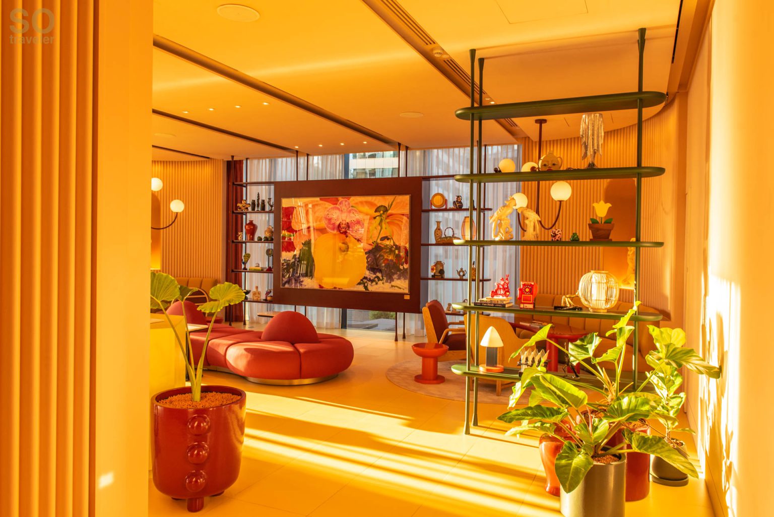The Standard Bangkok Mahanakhon – ที่พักดีไซน์จัดจ้านใจกลางมหานคร